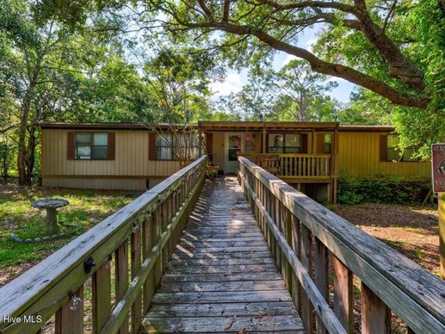 226 Dogwood Ln W, Hampstead, NC 28443