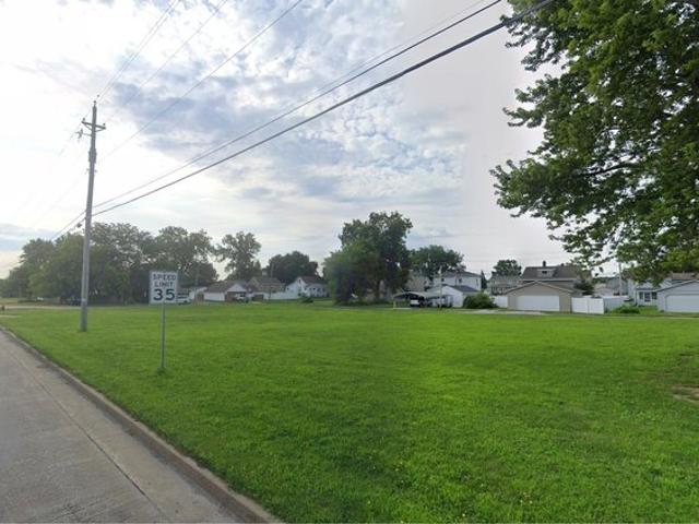 226 E 1st Ave, Milan, IL 61264