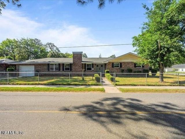 226 E Minnesota Ave, Macclenny, FL 32063