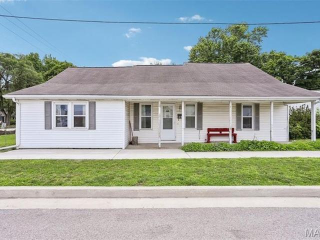 226 E Sargent St, Litchfield, IL 62056