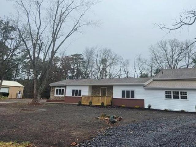 226 Fenimore Dr, Williamstown, NJ 08094