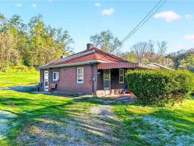 226 Kangaroo Hill Rd, Lowber, PA 15660