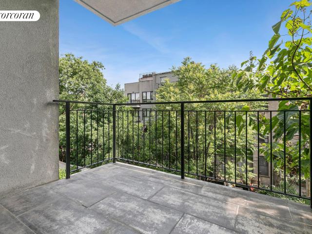 226 Hart Street 3B