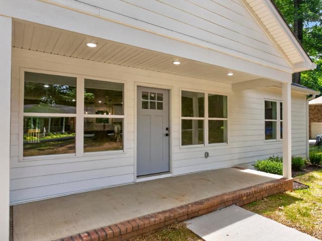 226 Hillcrest Dr