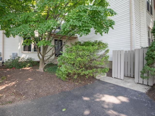 226 Inverness Circle