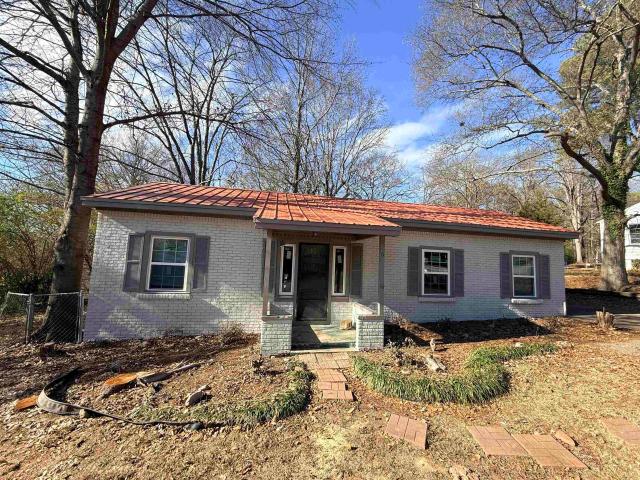 226 Oak St, Selmer, TN 38375 | MLS #10211 | Compass