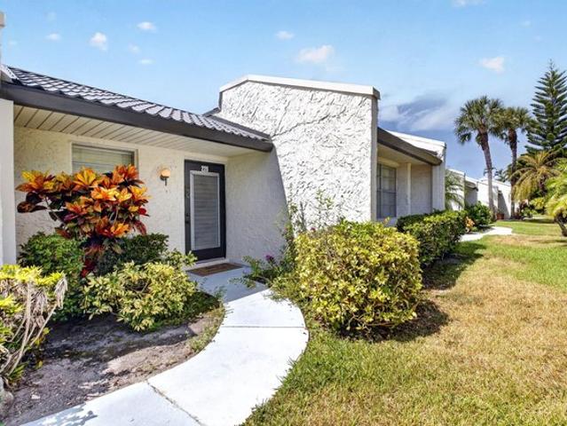 226 Lake Constance Dr Unit 226, West Palm Beach, FL 33411
