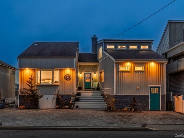 226 Lee Pl, Bellmore, NY 11710