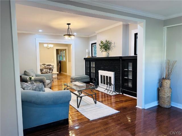 226 Mackay Avenue