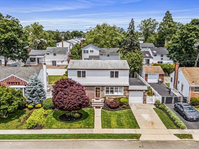 226 Margaret Dr, East Meadow, NY 11554