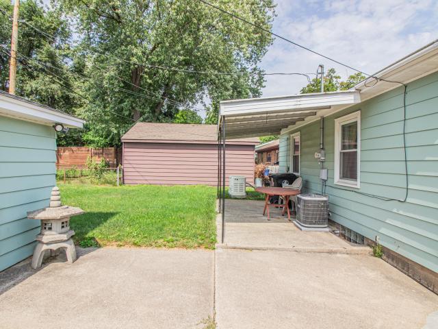 226 Mertens Ave