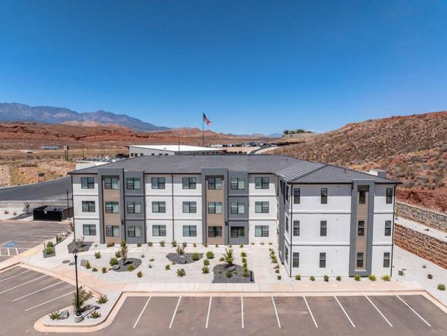 226 N Cliff Side Dr Unit L200, Hurricane, UT 84737