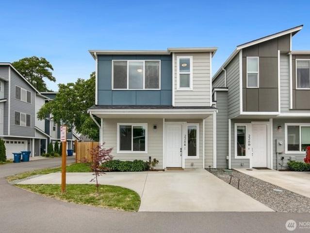226 N Madison St Unit E, Monroe, WA 98272