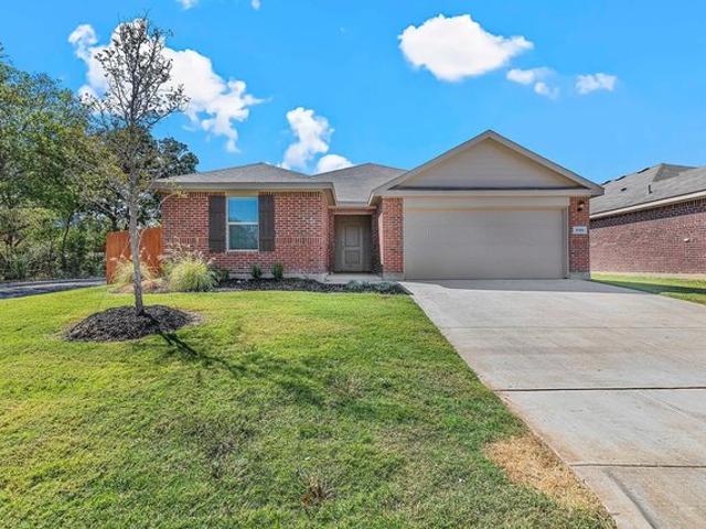 226 Seclusion Dr, Cleburne, TX 76033