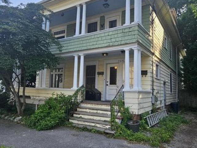 226 Summer St, Auburn, ME 04210