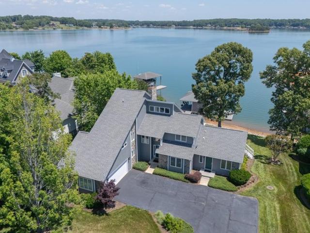 226 Pine Bay Dr, Union Hall, VA 24176