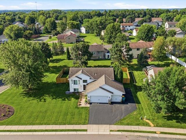 226 Quail Dr, Montrose, MN 55363