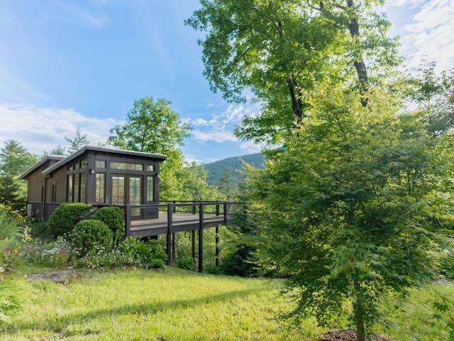 226 Rock Face Trail