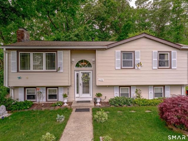 226 Rose St Ext, East Haven, CT 06513
