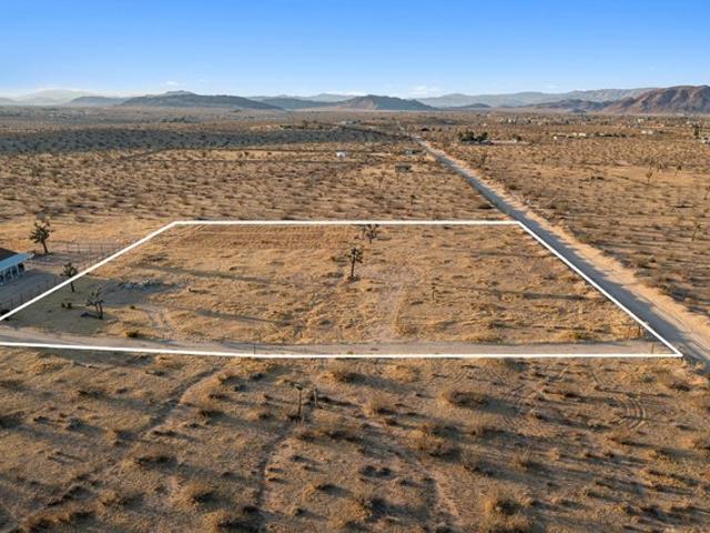 226 Rainbow Rd, Yucca Valley, CA 92284