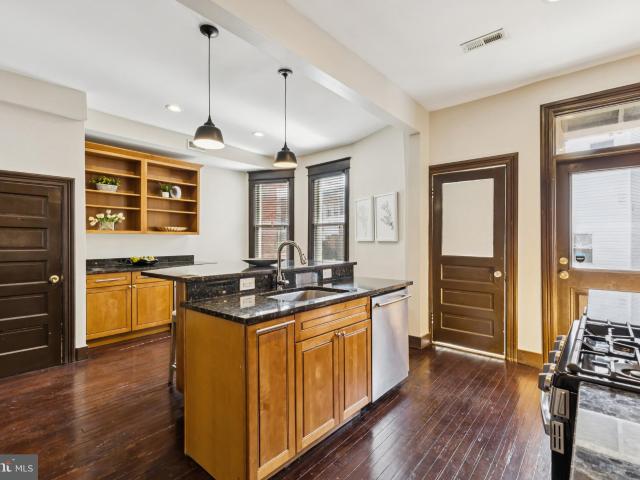 226 Rhode Island Ave NW, Washington, DC 20001 | MLS #DCDC2265