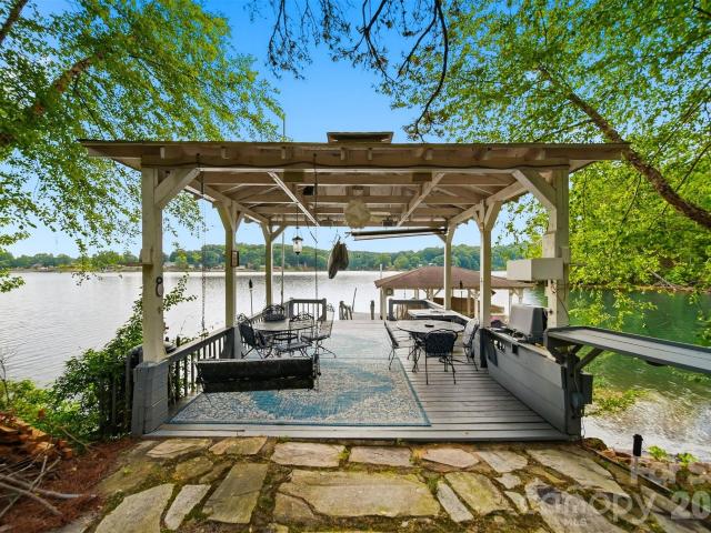 226 Riverwalk Road