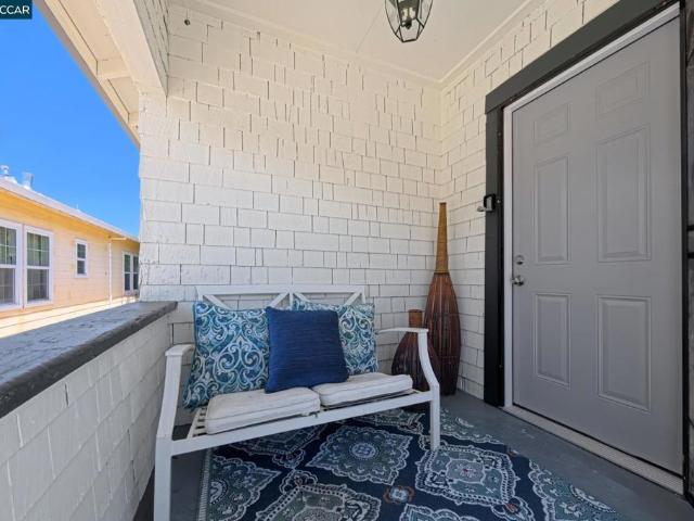 226 W 9Th St