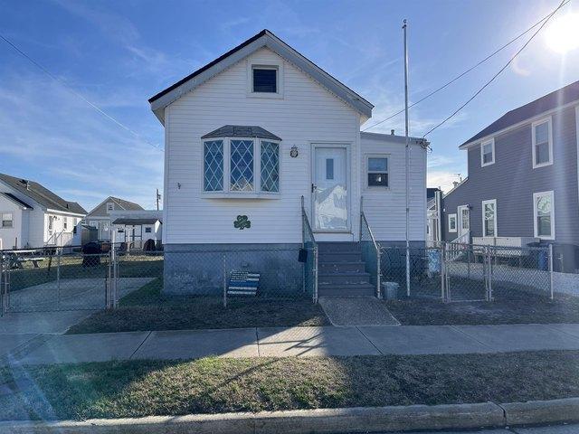 226 W 15th Ave, North Wildwood, NJ 08260