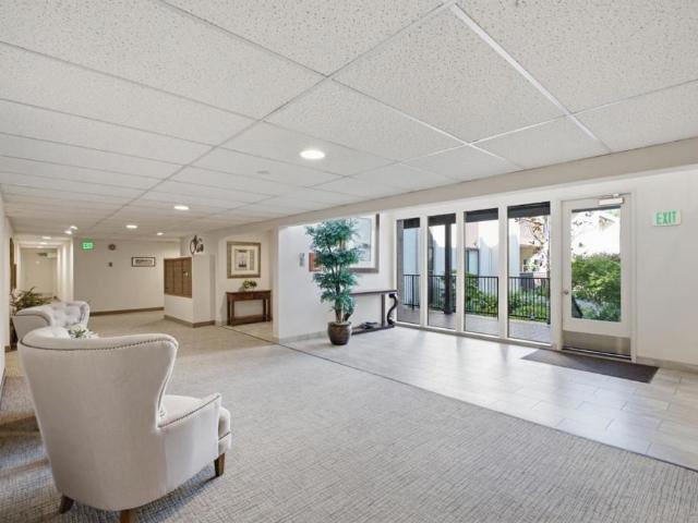 226 W Edith Avenue 33