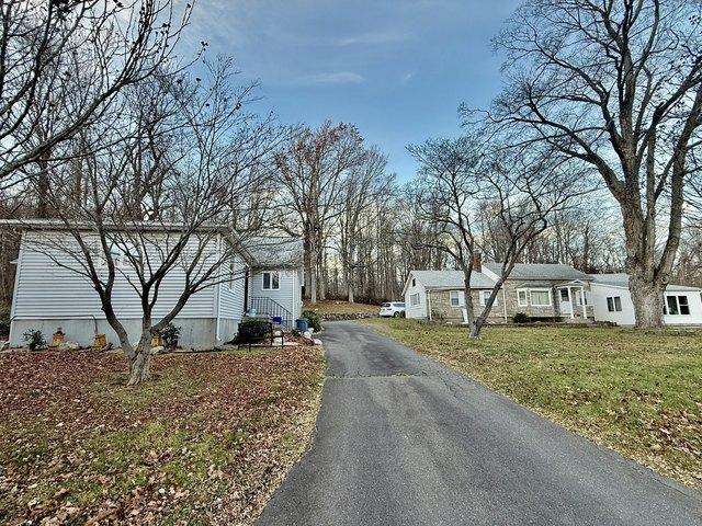 226 W High St, East Hampton, CT 06424