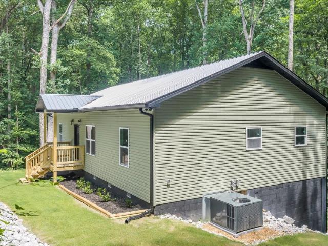 226 Woodland Way