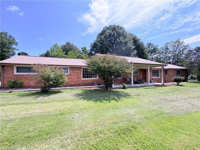 226 White Plains Rd, Roaring River, NC 28669