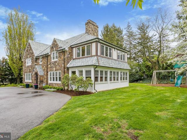 226 Winding Way