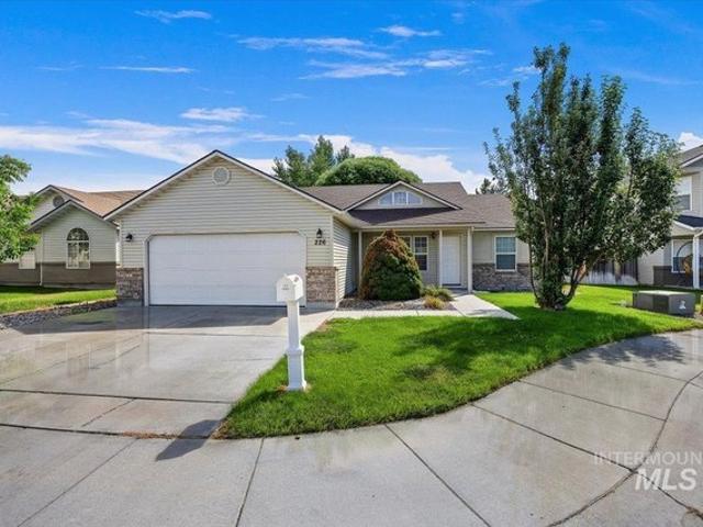226 Teton St, Twin Falls, ID 83301