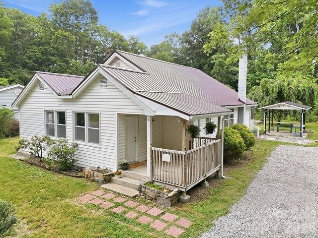 226 Vance Ave, Black Mountain, NC 28711