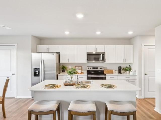 2274 SE Morningdew Dr, West Des Moines, IA 50265