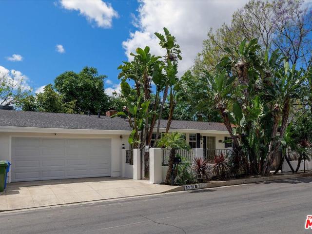 22750 Clarendon St, Woodland Hills, CA 91367 | MLS #26704 | Compass