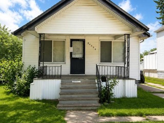 22751 Melrose Ave, Eastpointe, MI 48021