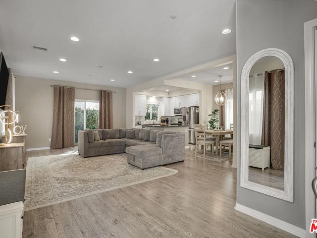 22755 Walnut Park Ln, Newhall, CA 91321 | MLS #26835