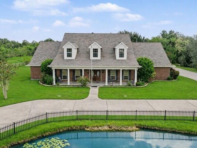 2275 Washington Ave, Alvin, TX 77511