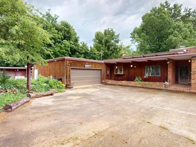 22761 Sacajawea Rd, Sedalia, MO 65301