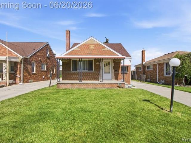 22764 Courtland Ave, Eastpointe, MI 48021