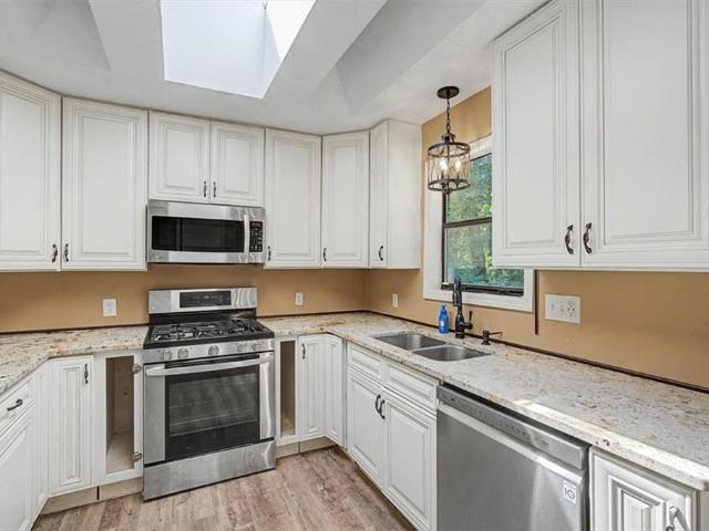 2276 Mohawk Trail