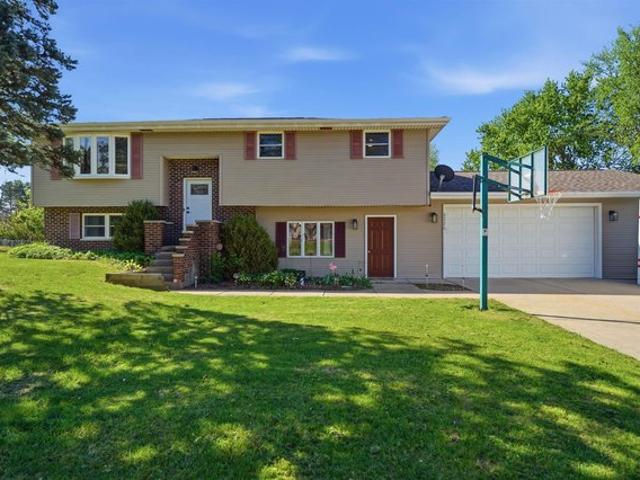 2276 Robin Rd, Washington, IL 61571