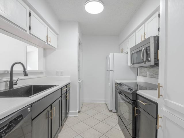 2277 S Kirkwood Road 4/808