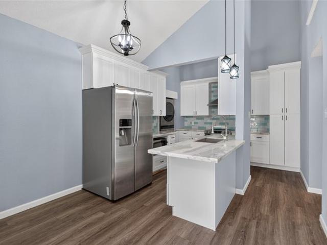 2277 S Kirkwood Rd Apt 910, Houston, TX 77077