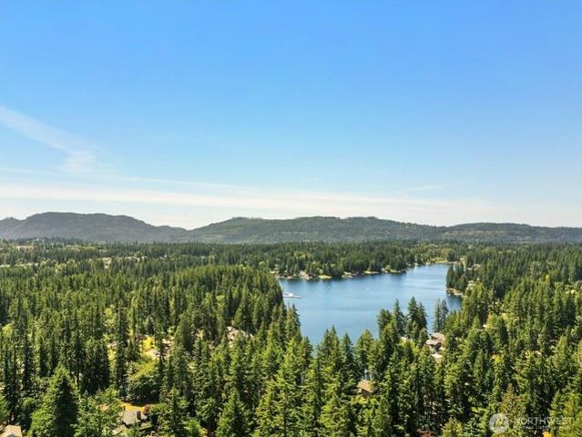 22783 SE 18th St, Sammamish, WA 98075