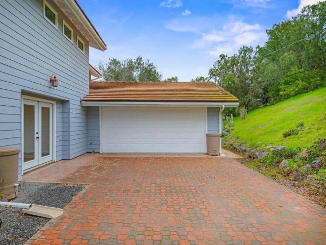 2278 Bautista Avenue