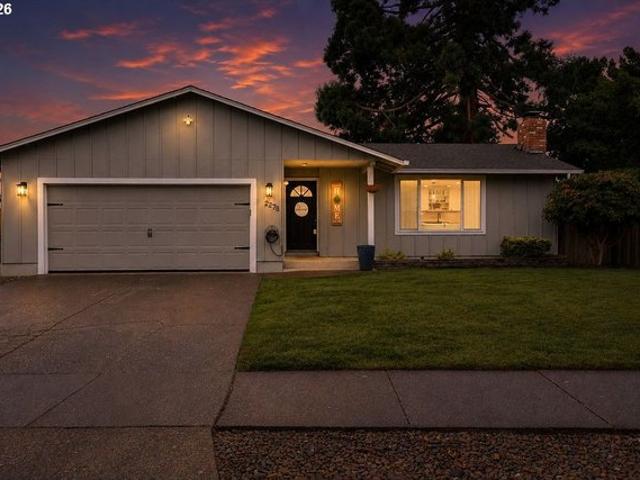 2278 Rose Blossom Dr, Springfield, OR 97477