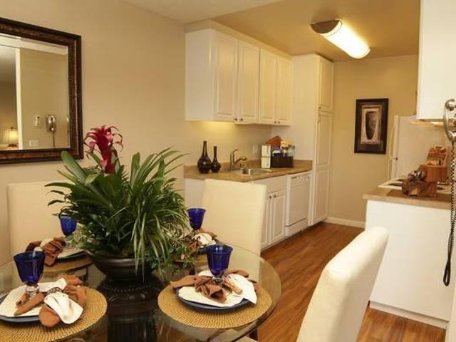 $2278 / 2br Spectacular Waterfront Community with Resort Amenities